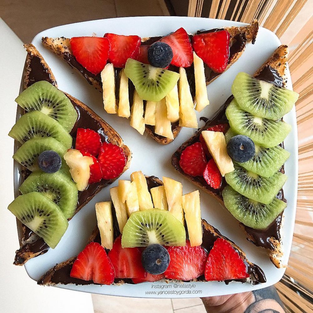 Tostadas con nutella saludable y fruta