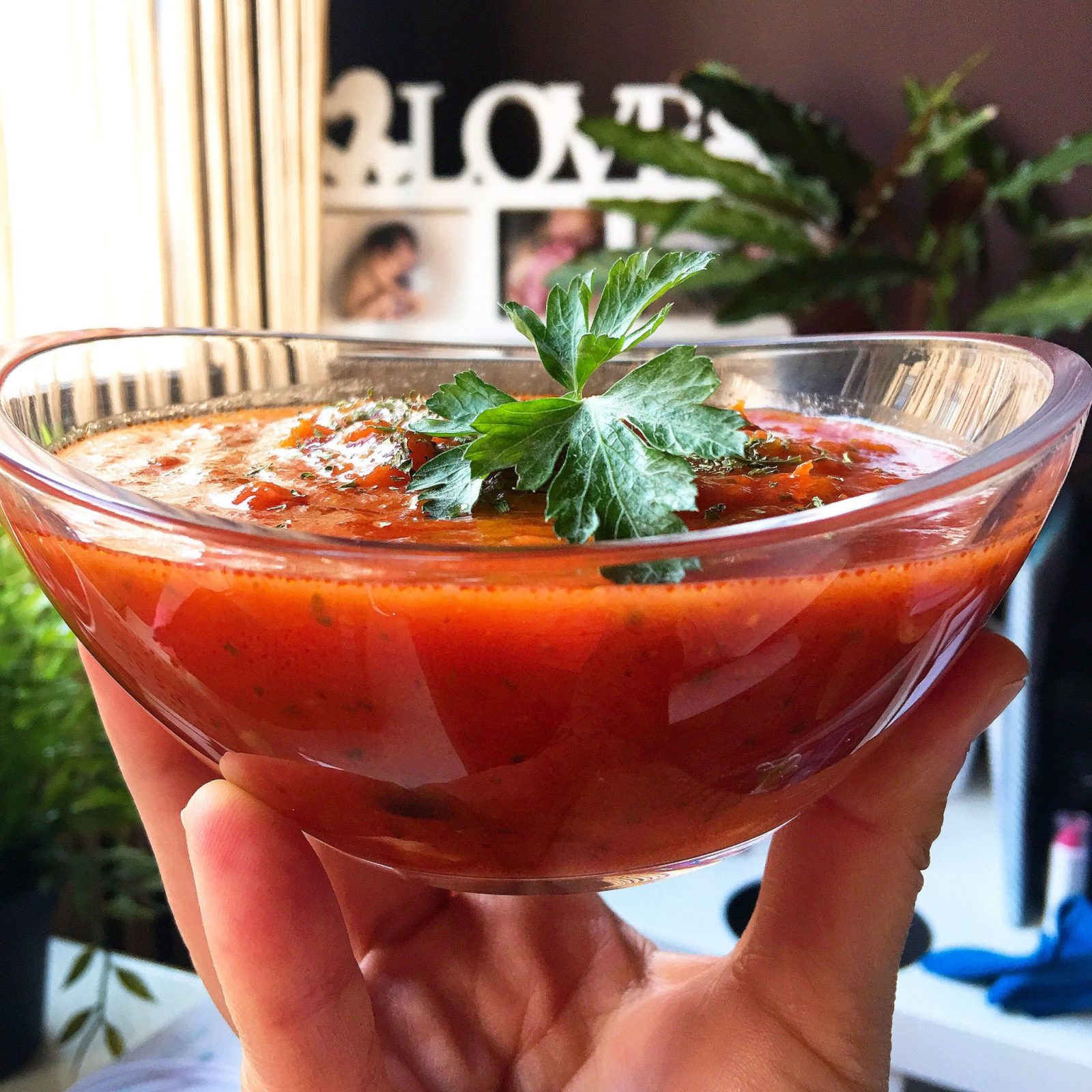 Salsa de tomate con aceitunas y alcaparras